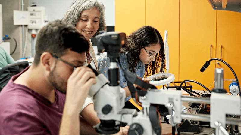 Top STEM Internships for High School Students 2025